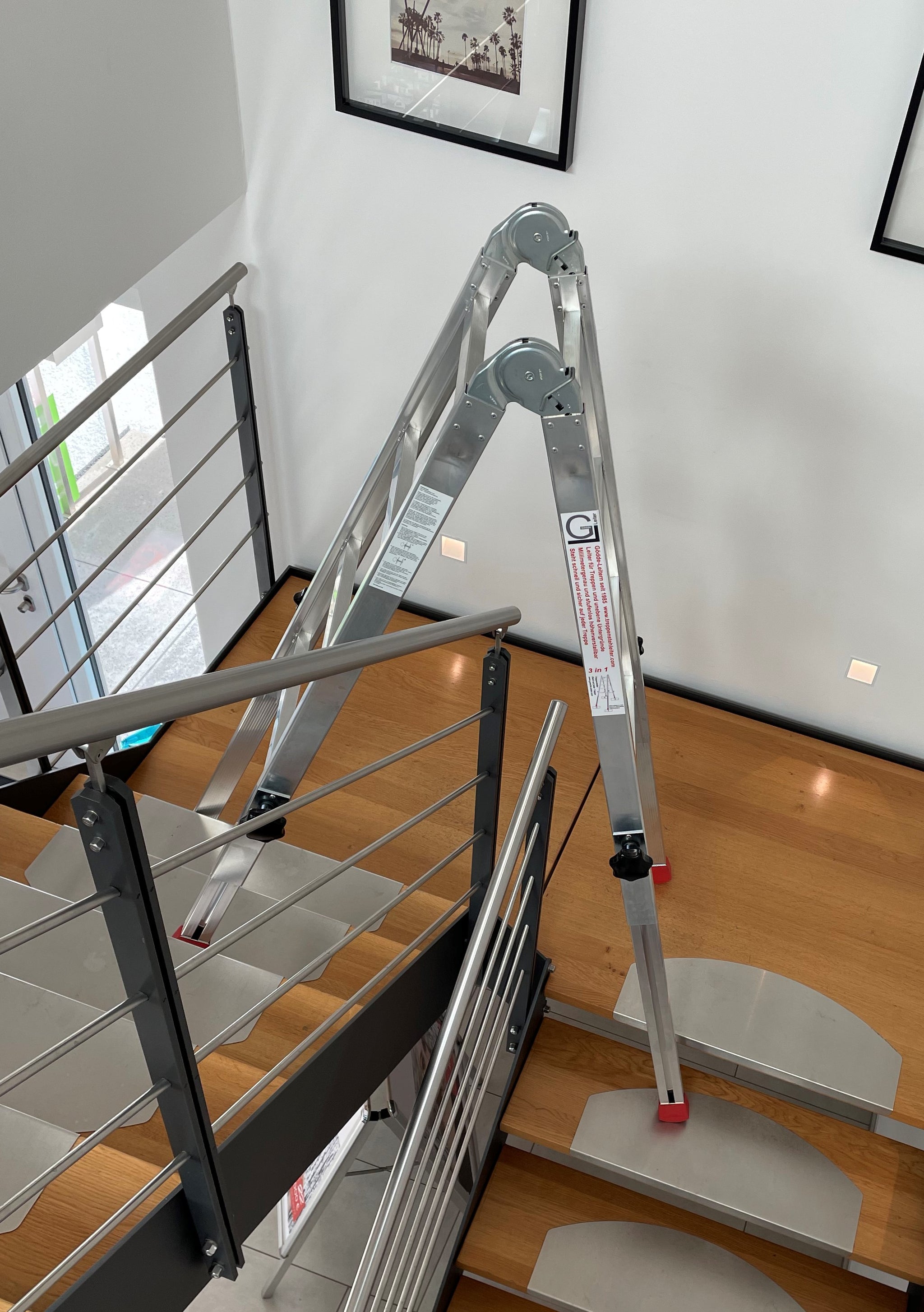 Treppenleiter 2 x 4 Stufen - 3in1 (Anlegeleiter, Stehleiter) – Göddeleitern